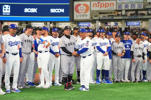 Los Angeles Dodgers Soak in Rock Star Treatment at Tokyo Series | The ...