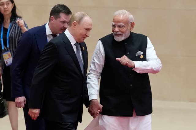 India’s Modi Prepares Welcome Mat for Putin With Russian Arms and Oil ...